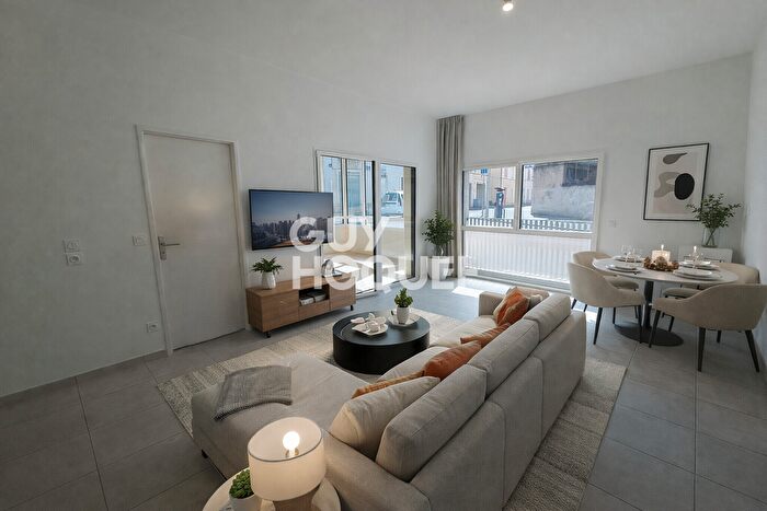 Bourgoin-Jallieu, Centre-ville, Pont Saint-Michel : Appartement 3 pièces à vendre