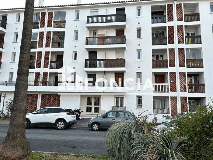 Appartement à louer - Moulin à Vent-Vertefeuille, Perpignan - 2 pièces - 1 chambre