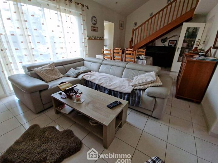 Maison à vendre - La Roche-sur-Yon, Le Bourg sous la Roche - 4 pièces - 3 chambres