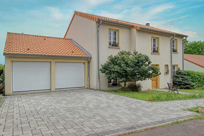 Maison 7 pièces à Courcelles-Chaussy, à vendre