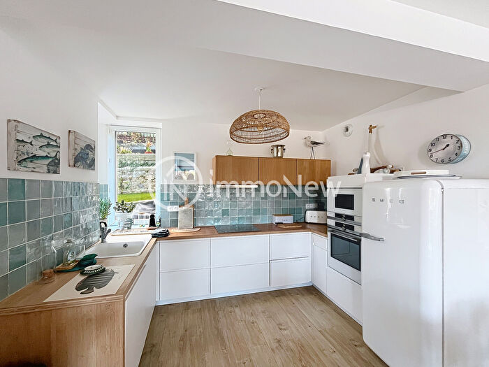 Maison à vendre - Jullouville - 9 pièces - 6 chambres