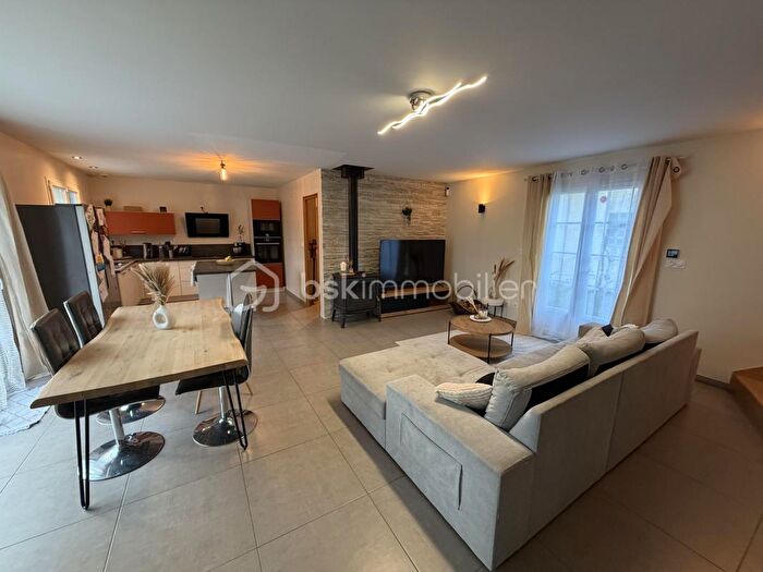 Maison 9 pièces à vendre à Donnery