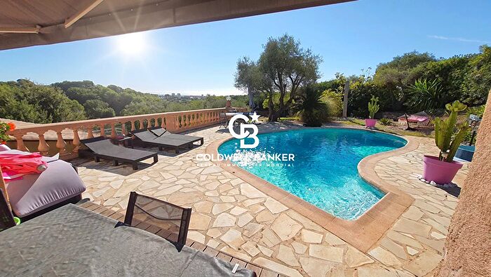 Maison à vendre - Antibes, Rabiac, Carriat, Les Semboules, Les Brusquets - 10 pièces - 5 chambres