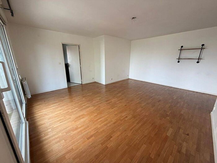 Appartement 3 pièces à louer à Agent Sarre-Centre-Les Vallées-La Garenne, Colombes