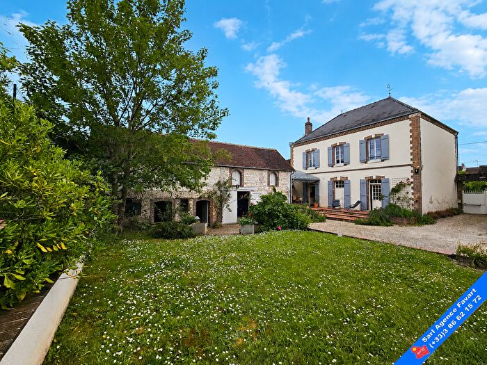 Maison 8 pièces à Villecien, à vendre