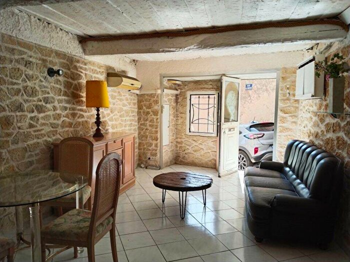 Pierrefeu-du-Var : Appartement 2 pièces à louer