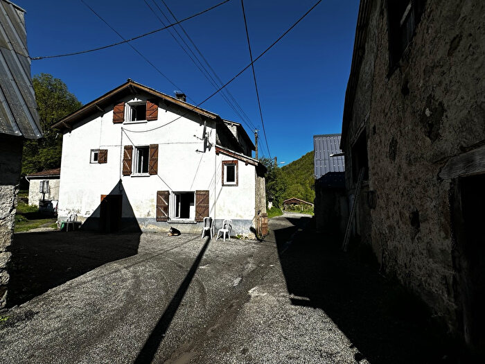 Maison à vendre - Ercé - 4 pièces - 3 chambres