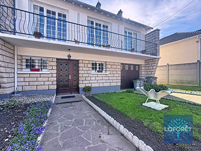 Maison à vendre - Chilly-Mazarin, Centre-ville - 5 pièces - 3 chambres