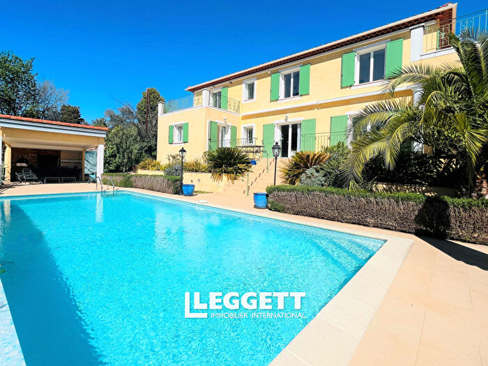 Maison à vendre - Vence, Saint-Martin, Lubiane, Le Suve - 5 pièces - 4 chambres