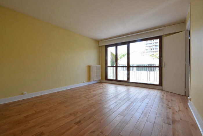 Appartement à louer - Rueil-Malmaison, Plaine Gare - 1 pièce