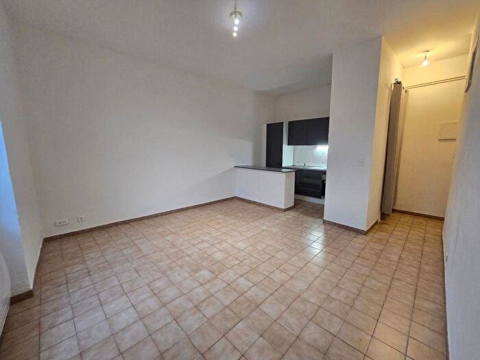 Appartement à louer - Centre Ville, Cavaillon - 2 pièces - 1 chambre
