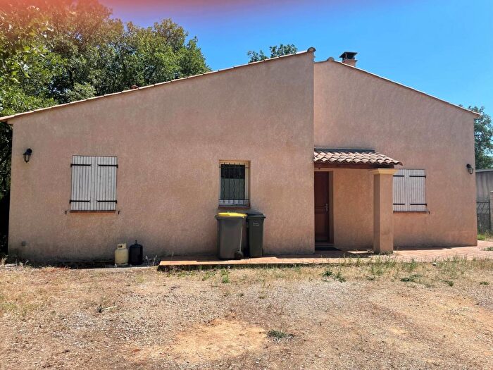 Maison à louer à Saint-Maximin-la-Sainte-Baume, Le Petit Rayol