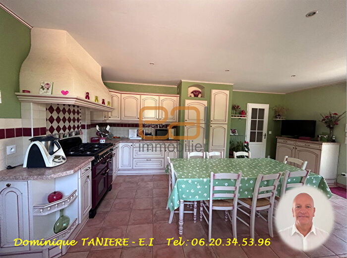 Maison 10 pièces à Igé, à vendre