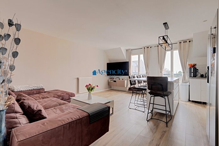 Appartement à vendre - Noisy-le-Grand, Centre-ville - 3 pièces - 2 chambres