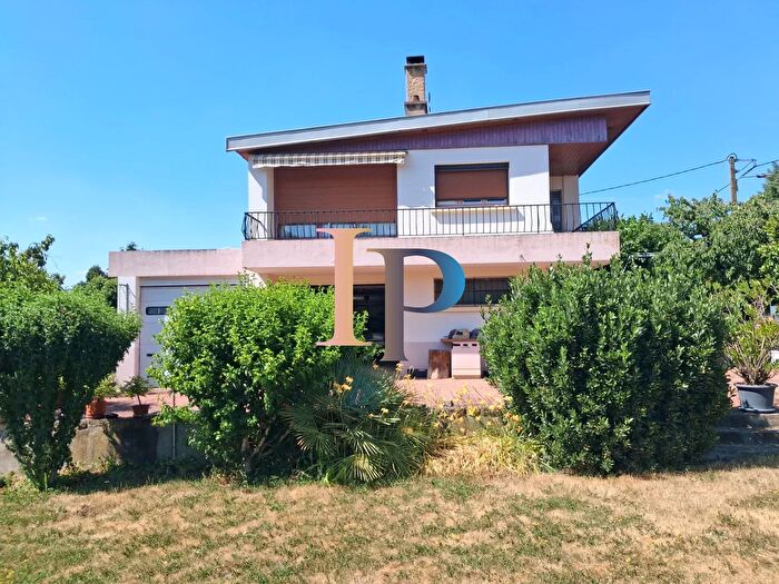 Maison 5 pièces à vendre à Pouilly-sous-Charlieu