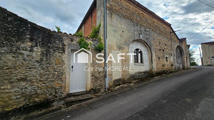 Maison 4 pièces à vendre à Linars