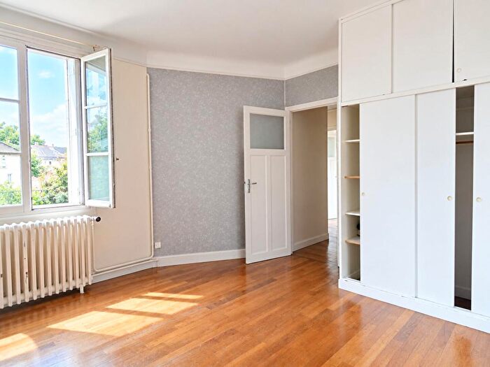 Appartement 3 pièces à vendre à Quartiers Centre, Saint-Hélier, Gare