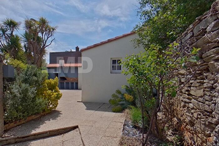 Maisons à vendre et appartements à louer - 1