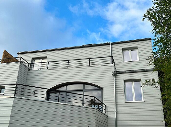 Agent Sarre-Centre-Les Vallées-La Garenne, Colombes - Maison 5 pièces à louer
