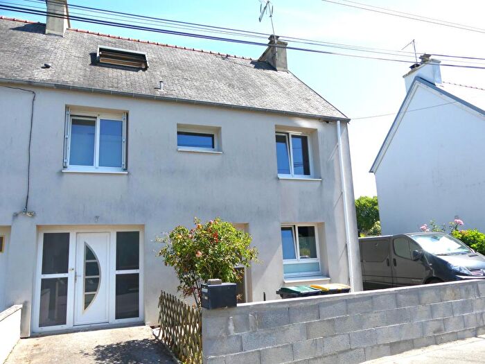 Maison 6 pièces à Cast, à vendre
