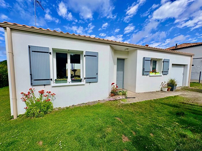 Maison 4 pièces à vendre à Saint-Michel-Chef-Chef