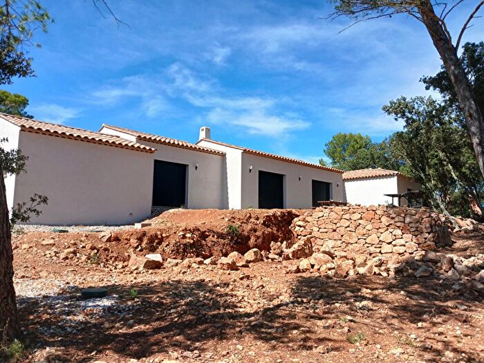 Maison à vendre - Montfort-sur-Argens - 5 pièces - 4 chambres