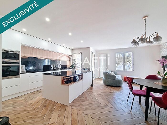 Appartement à vendre - Bussy-Saint-Georges, Violennes, Village - 4 pièces - 3 chambres