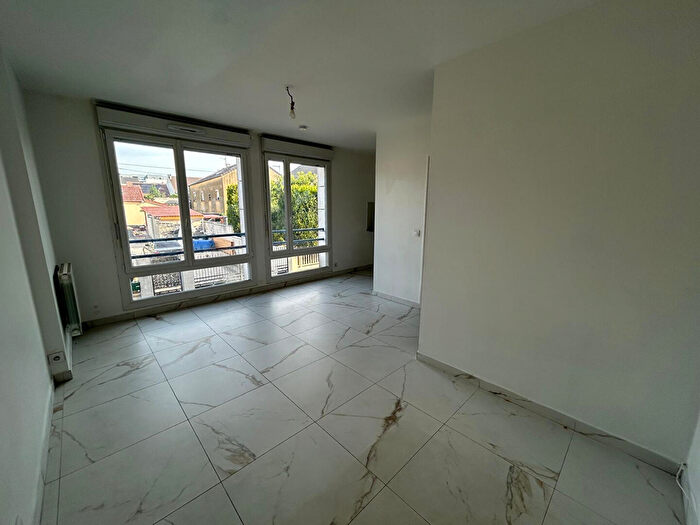 Goussainville, Buttes Chaumont, Buttes aux Oies, Grand Pré, Demoiselles : Appartement 1 pièce à louer