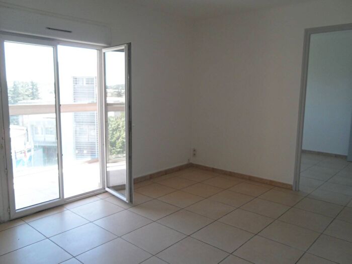 Appartement à louer - Alès - 5 pièces - 4 chambres