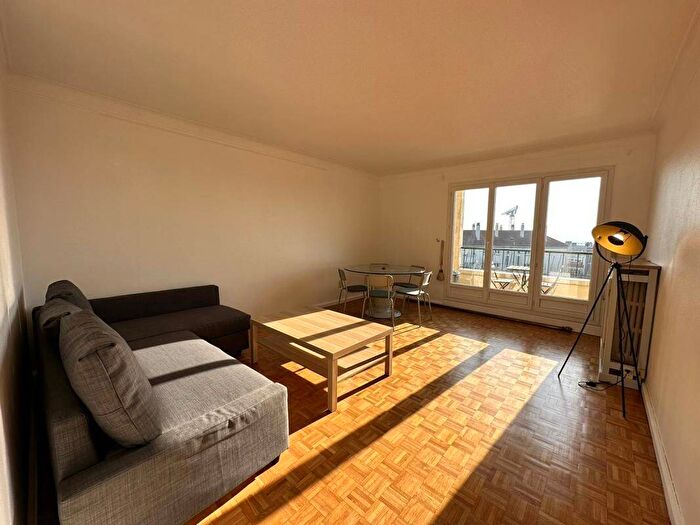 Appartement à louer - Plaisance-Boulevard de Strasbourg, Nogent-sur-Marne - 2 pièces - 1 chambre