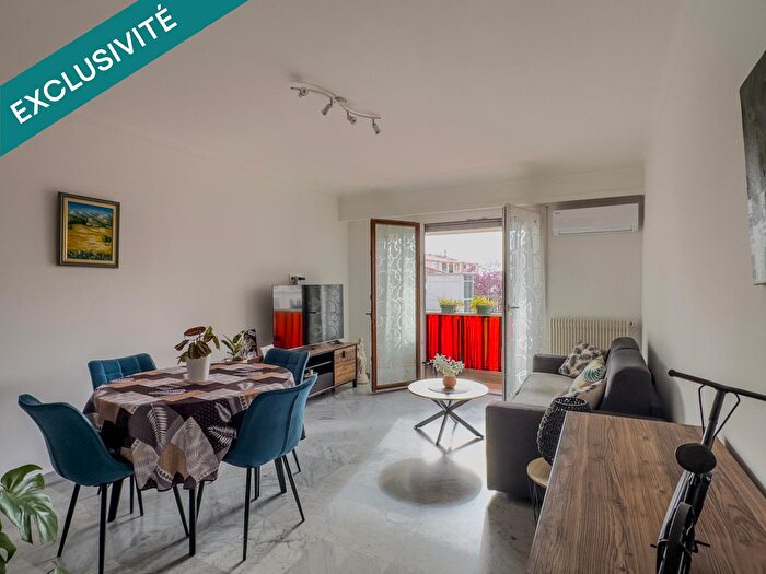 Appartement à vendre - Saint-Laurent-du-Var, Tuilière, Sainte-Petronille, Les Crottes, Tour, Iscles - 2 pièces - 1 chambre