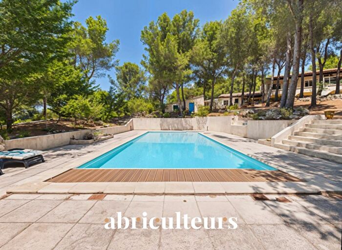 Ventabren : Maison 8 pièces à vendre