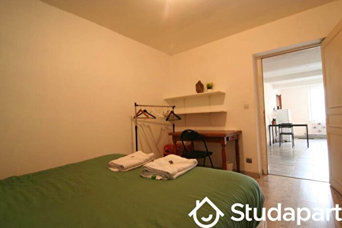 Appartement à louer - Fourques - 1 pièce - 2 chambres