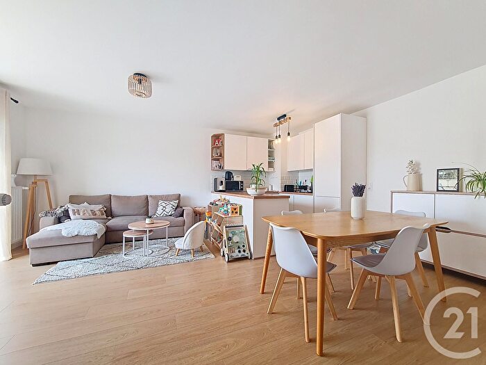 Appartement à vendre - Chennevières-sur-Marne, Centre-ville - 4 pièces - 3 chambres