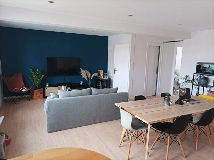 Appartement à louer - Bergson-La Terrasse, Saint-Étienne - 2 pièces - 1 chambre