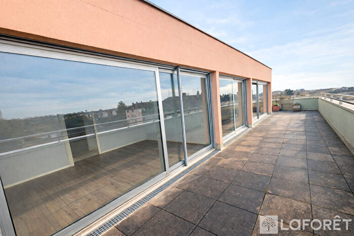 Appartement 4 pièces à Strasbourg, Neuhof, à vendre