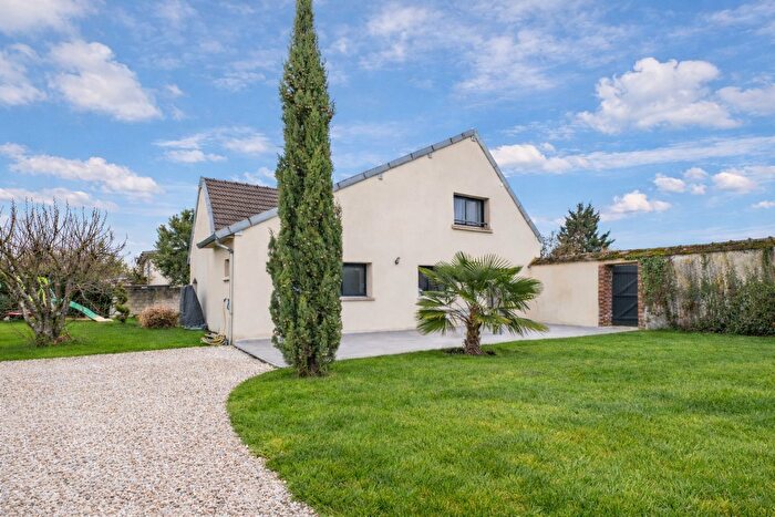 Maison à vendre - Saint-Just-Sauvage - 10 pièces - 4 chambres