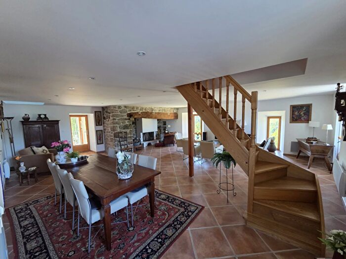 Maison à vendre - Saint-Jean-Roure - 9 pièces - 2 chambres