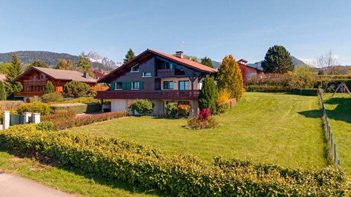Maison 8 pièces à Saint-Paul-en-Chablais, à vendre