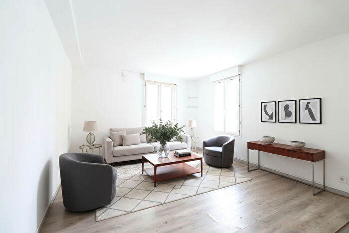 Appartement 2 pièces à Saint-Denis, République, Gare, à vendre