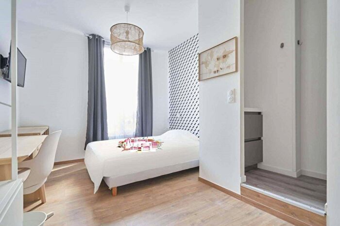 Centre Ville, Reims : Appartement 1 pièce à louer