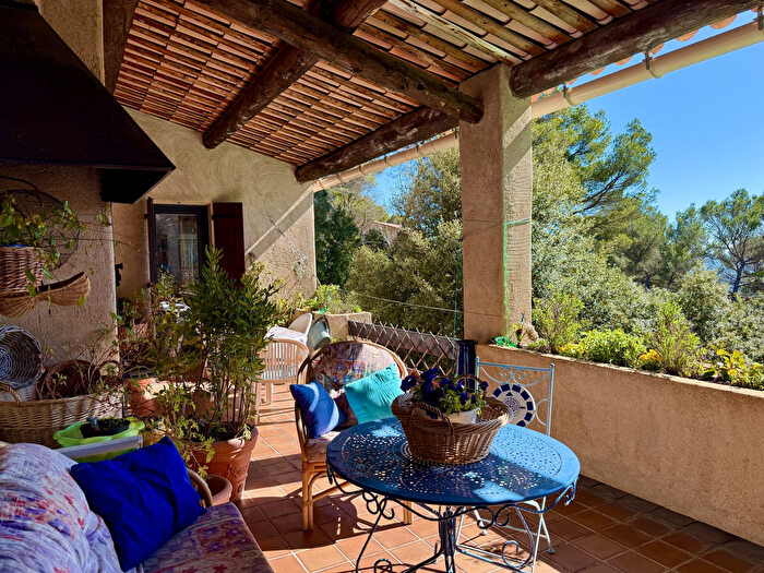 Maison à vendre - Pierrevert - 5 pièces - 4 chambres