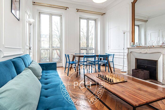 Appartement à louer - République-Saint Ambroise, Paris ème arrondissement - 2 pièces - 2 chambres