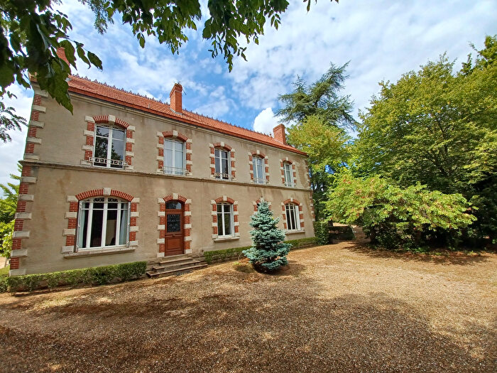 Maison à vendre - Sancergues - 9 pièces - 6 chambres