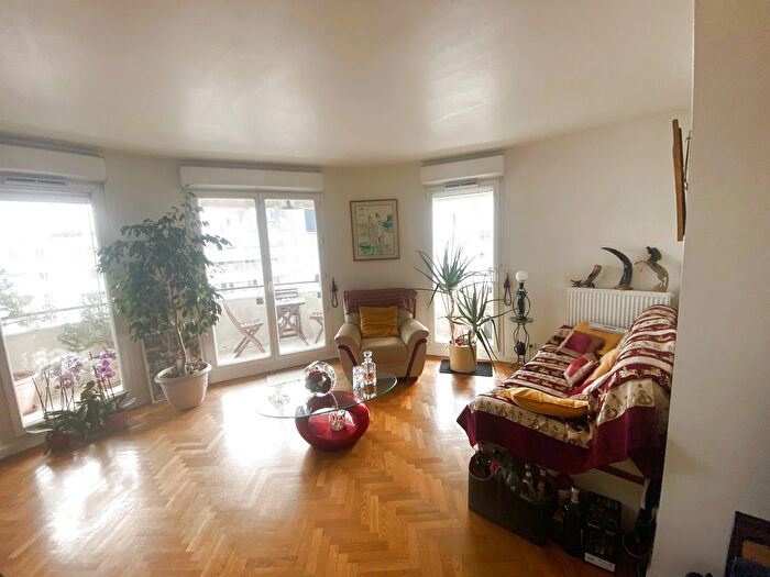 Appartement à vendre - Courbevoie - 4 pièces - 3 chambres