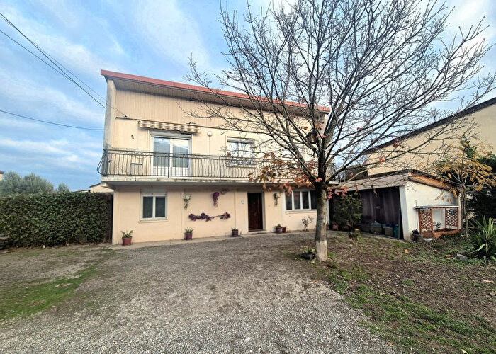 Maison à vendre - Échirolles, Centre-ville - 5 pièces - 4 chambres