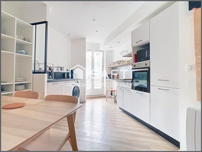 Appartement à vendre - Chambéry, Centre-ville - 3 pièces - 2 chambres