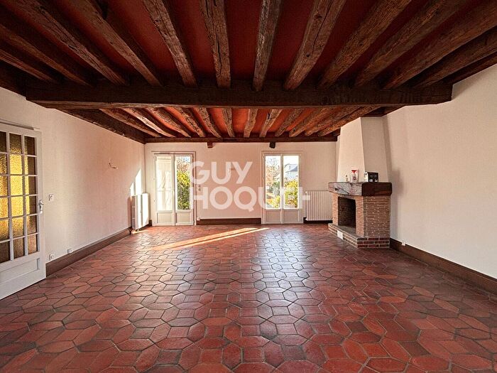 Maison à louer - Loire-Cd, Saint-Pryvé-Saint-Mesmin - 6 pièces - 5 chambres