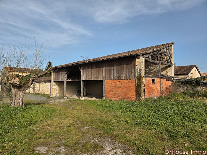 Maison à vendre - Saint-Estèphe - 6 pièces