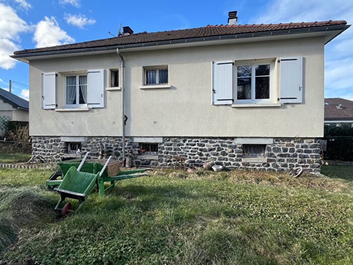Maison 4 pièces à vendre à Mauriac
